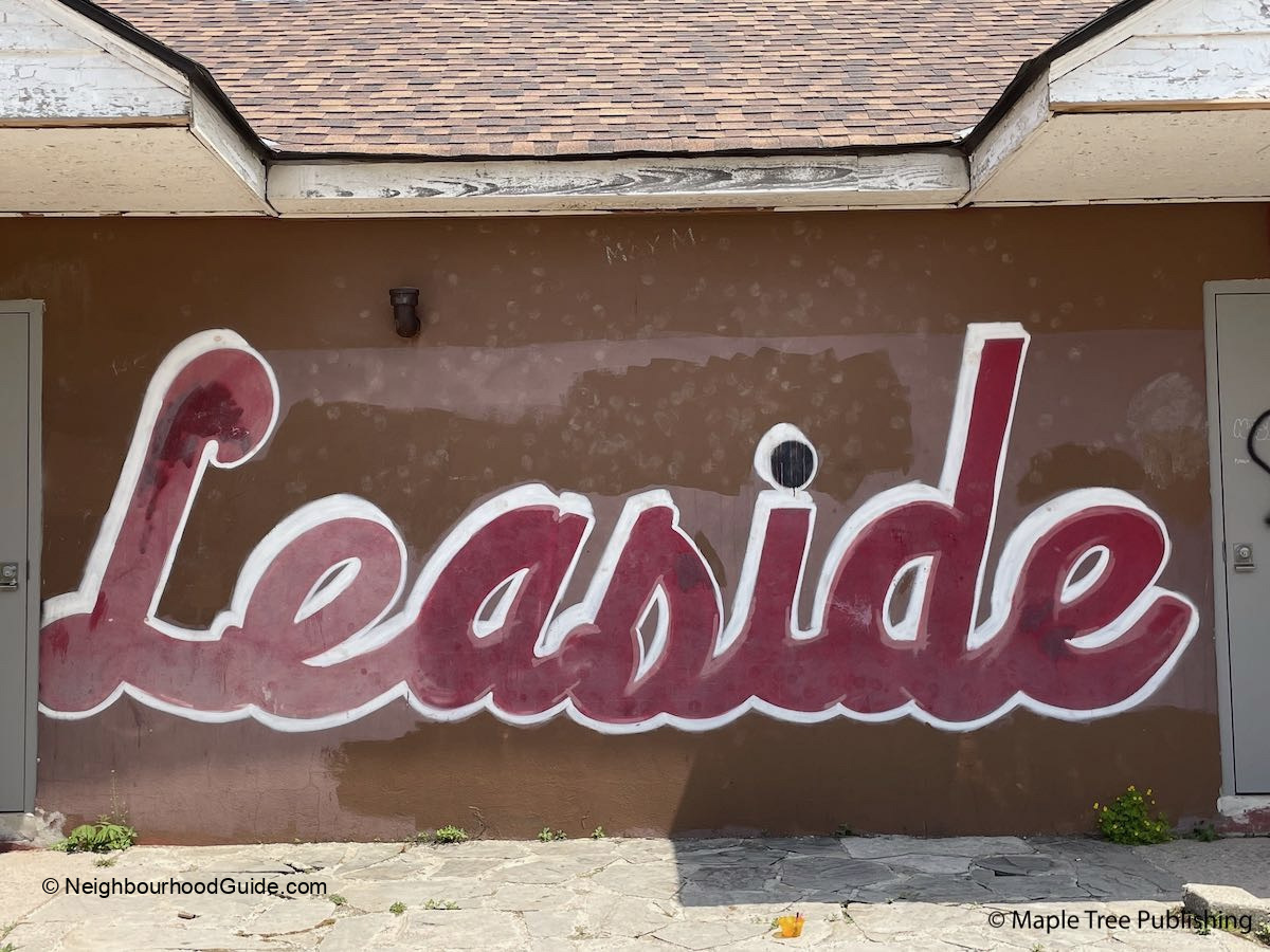 Leaside - Neighbourhood Guide