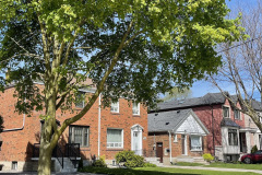 Leaside - Neighbourhood Guide