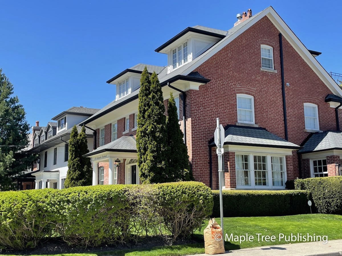 Lytton Park - Neighbourhood Guide